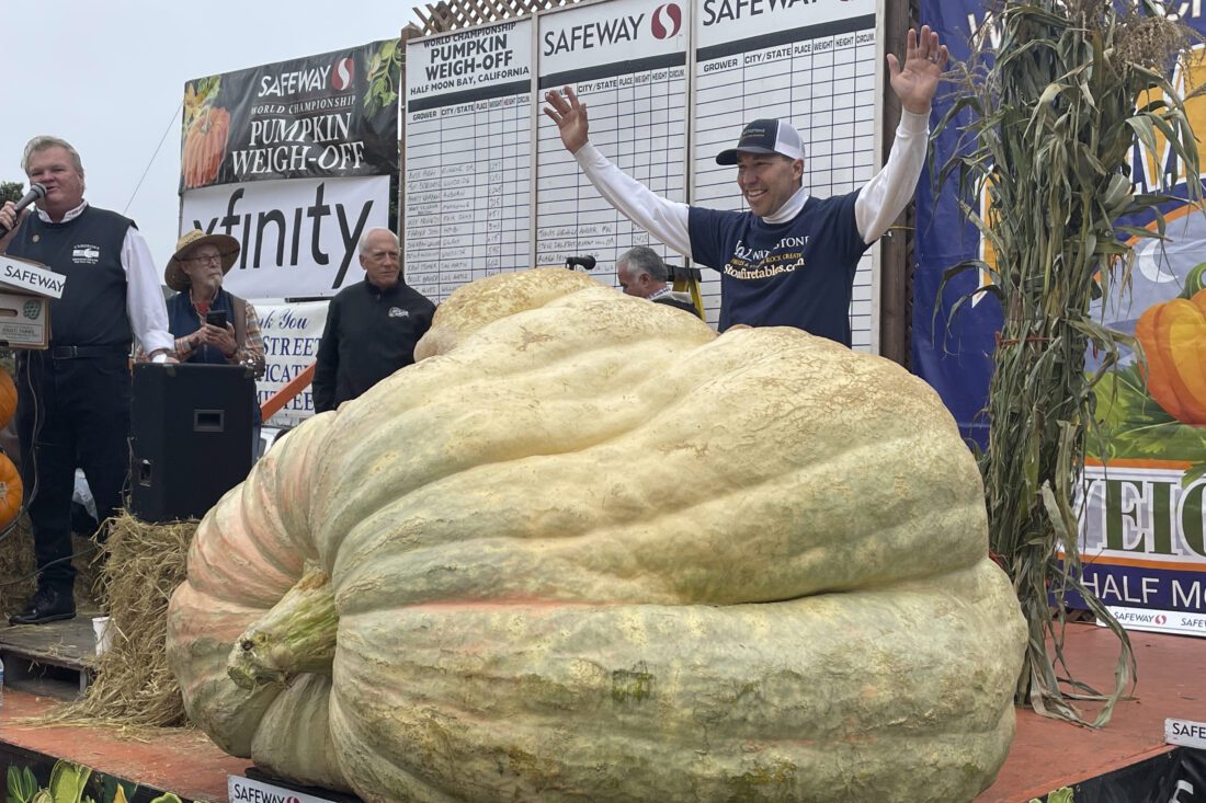 2,560-pound pumpkin wins California contest; sets record | News, Sports ...